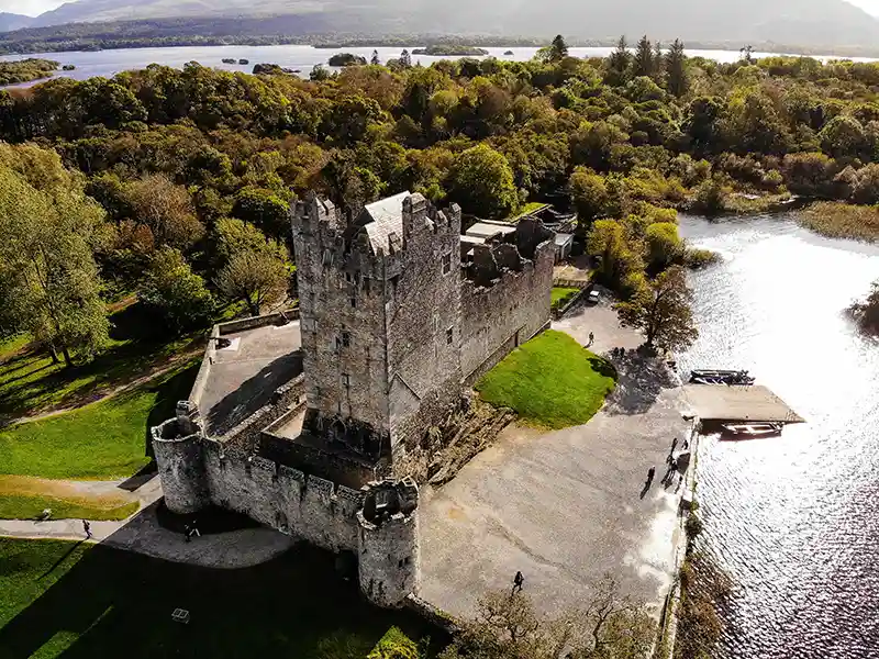 Visit Killarney - Killarney Lakeside Carriage Tours